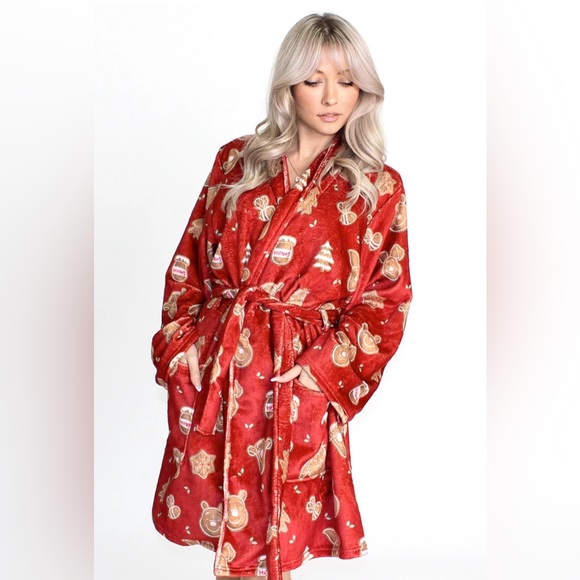 Disney | Intimates & Sleepwear | Disney Winnie The Pooh Robe | Poshmark